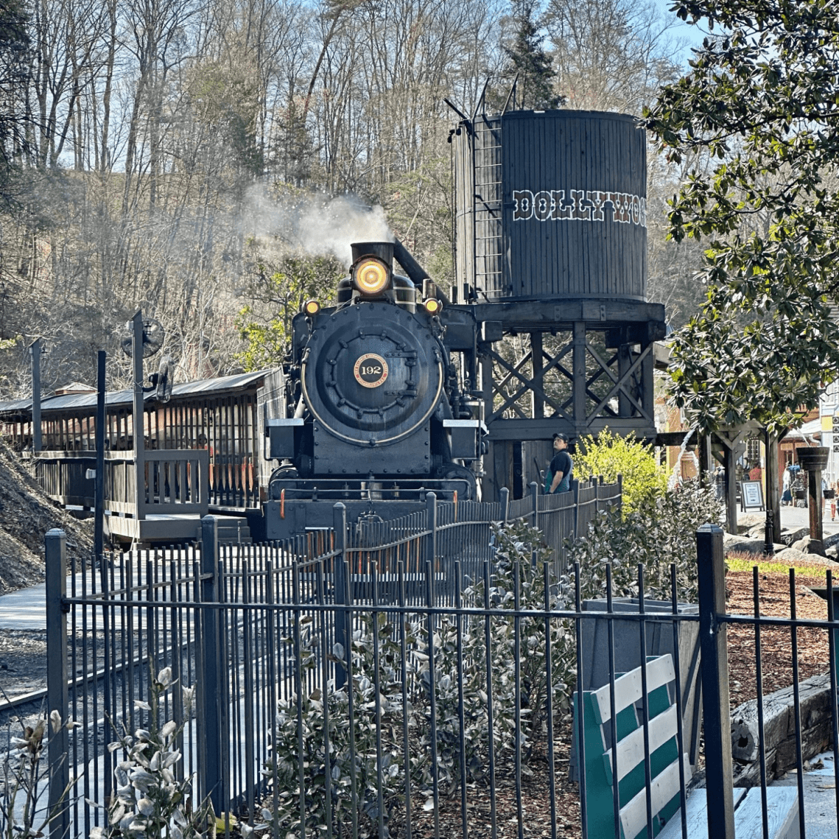 The Best Things to Do at Dollywood in Pigeon Forge